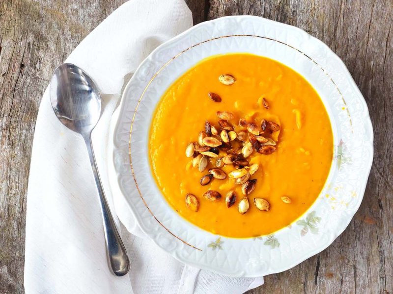 Sopa de Jerimum: 4 receitas saudáveis para aquecer!